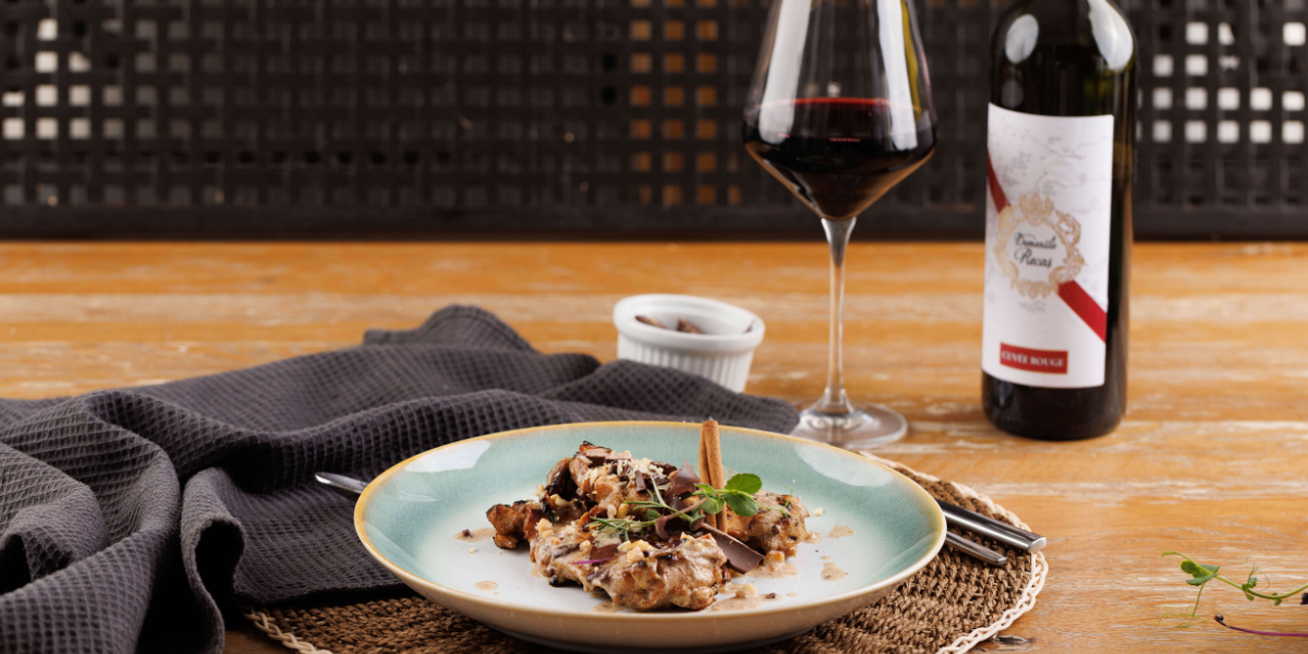 Pulpe de pui Fragedo cu iaurt, miere, scorțișoară și ciocolată | Transavia